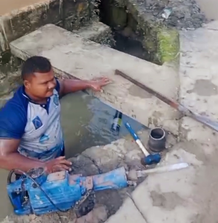 Pipa PDAM Bocor Diduga Akibat Pekerjaan Cuci Parit Dinas PUPR ...