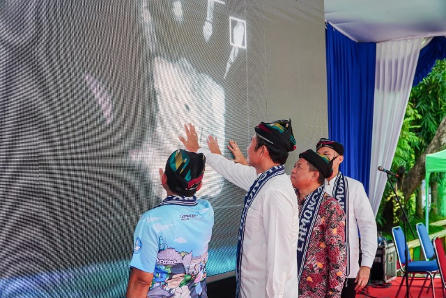 Kemendikdasmen Luncurkan Sekolah Digital pada SMP Negeri 1 Lamongan ...